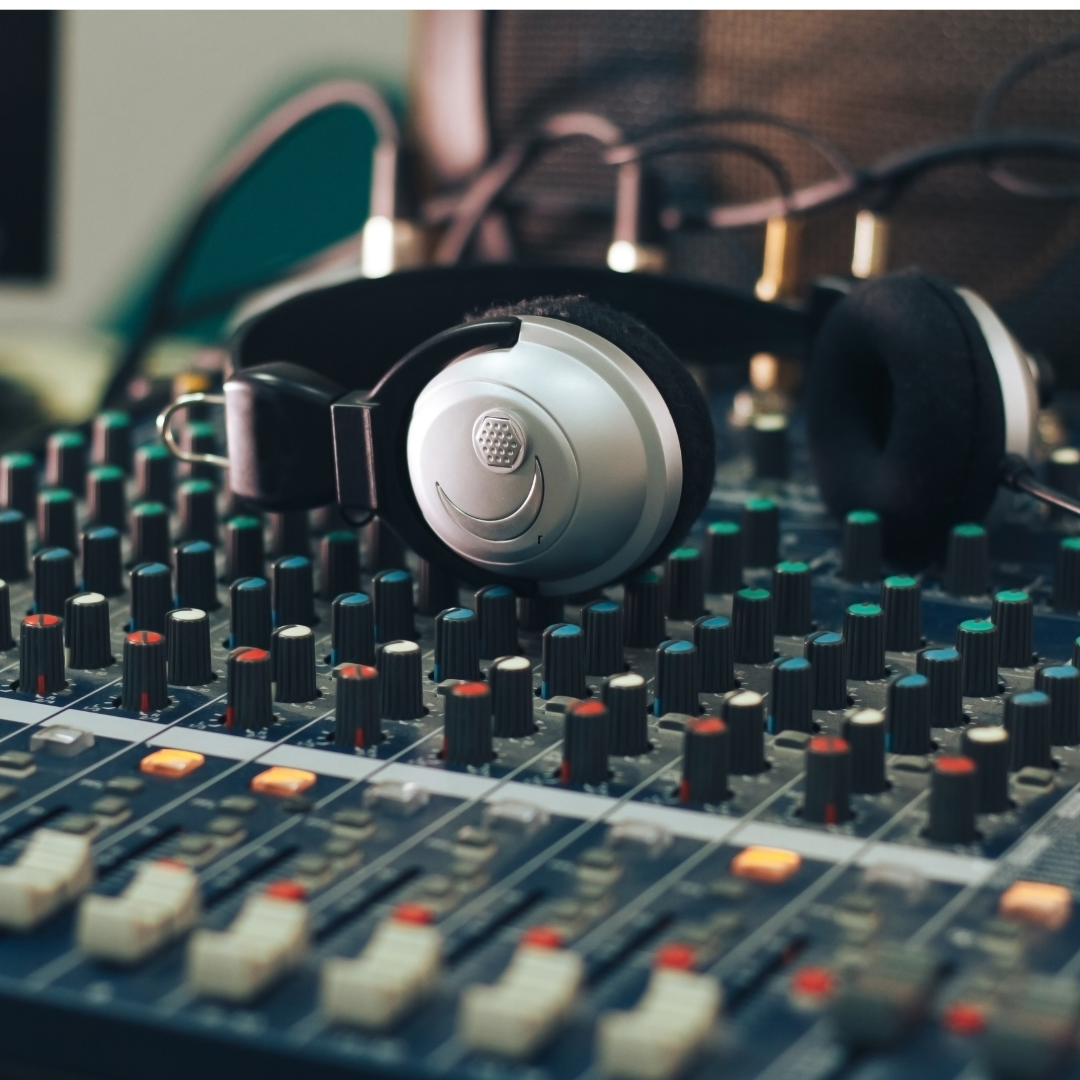 Sound Design in Hip-Hop: Crafting Unique Sonic Textures – Mystic Alankar